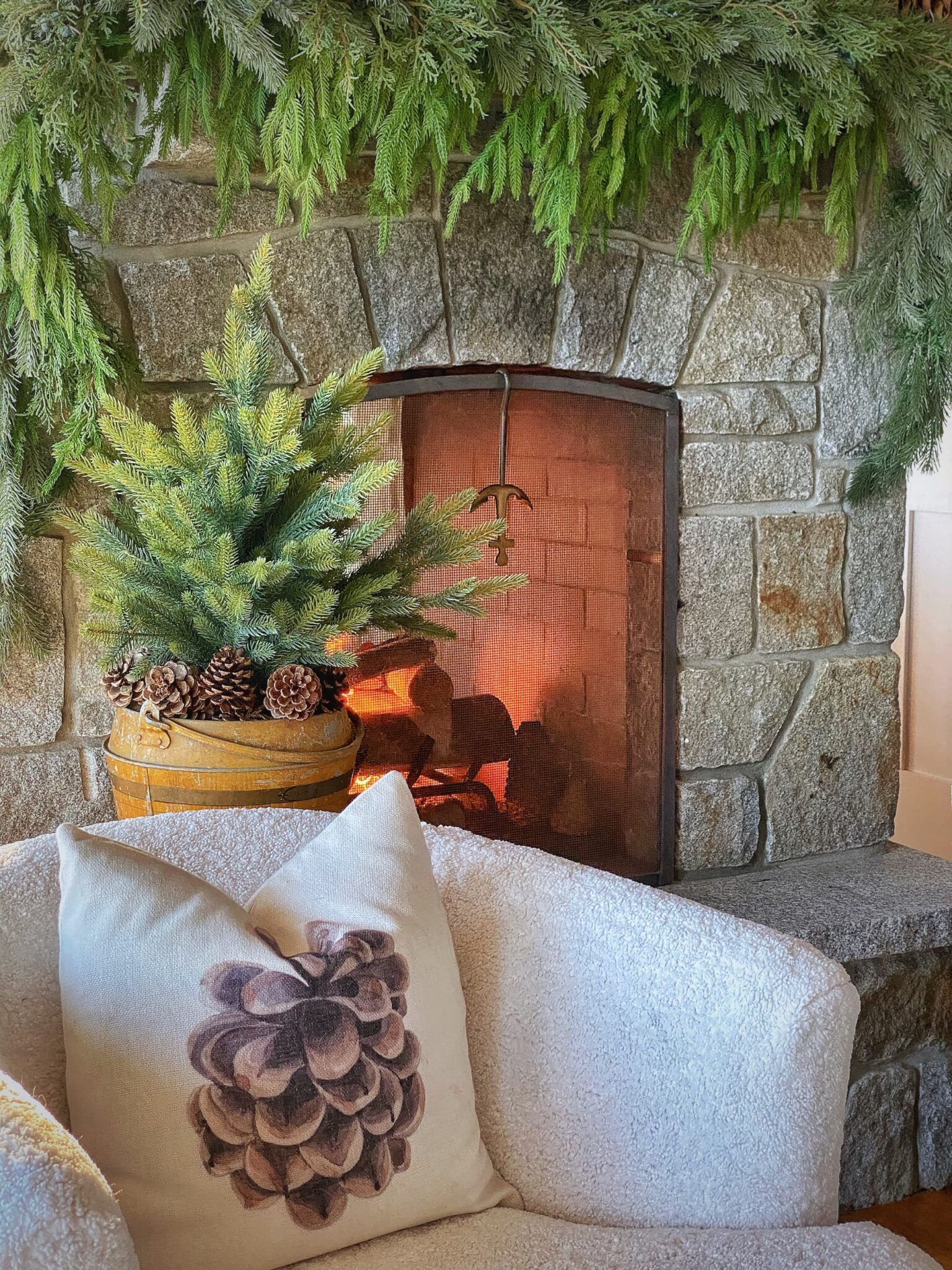 A Natural Coastal Maine Holiday Living Room - Molly in Maine