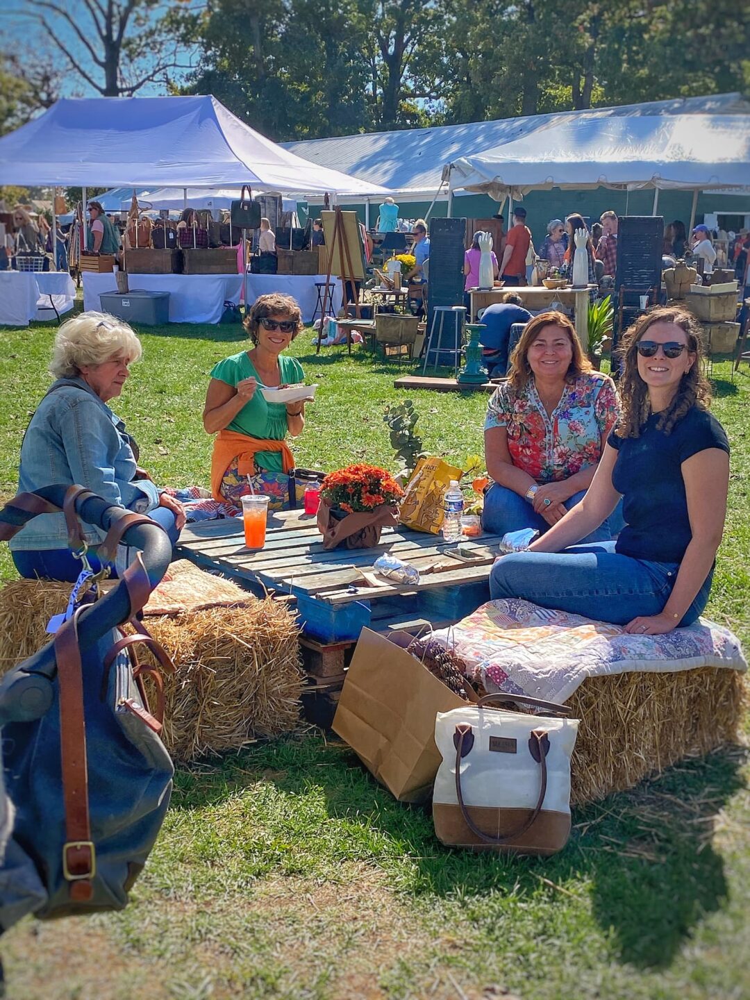 A Vintage Hip Day At The Lucketts Fall Market - Molly in Maine