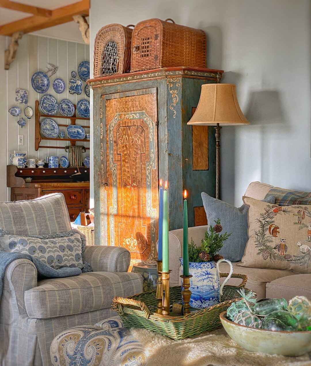 My Holiday Mantel | How To Get That "Wow" Full-Garland Look - Molly in ...