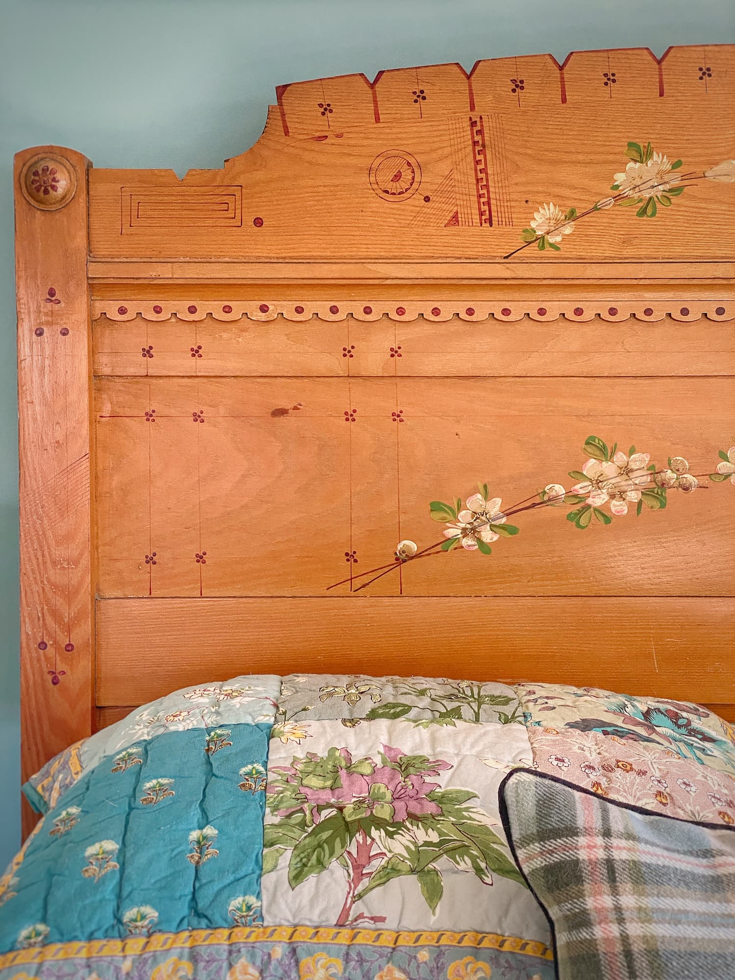 The Charm and Whimsy of Victorian Painted Cottage Furniture - Molly in ...