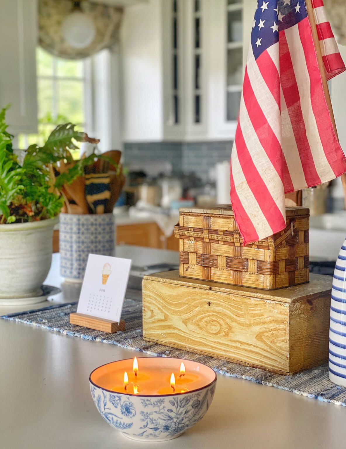 Coastal Style & Patriotic Touches Welcome July from Porch to Table ...